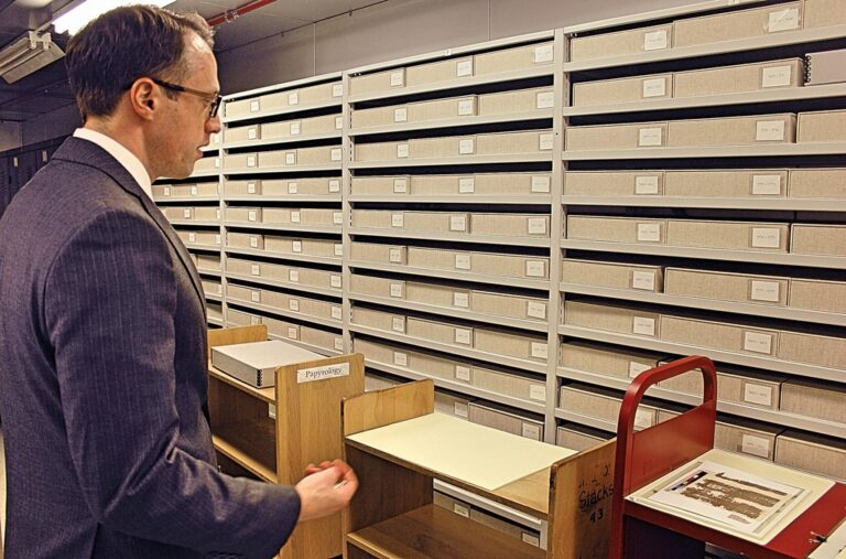 Touring the Largest Papyrus Collection in North America with UofM ...